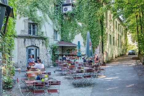 Living in Obergiesing-Munich [Mr. Lodge]